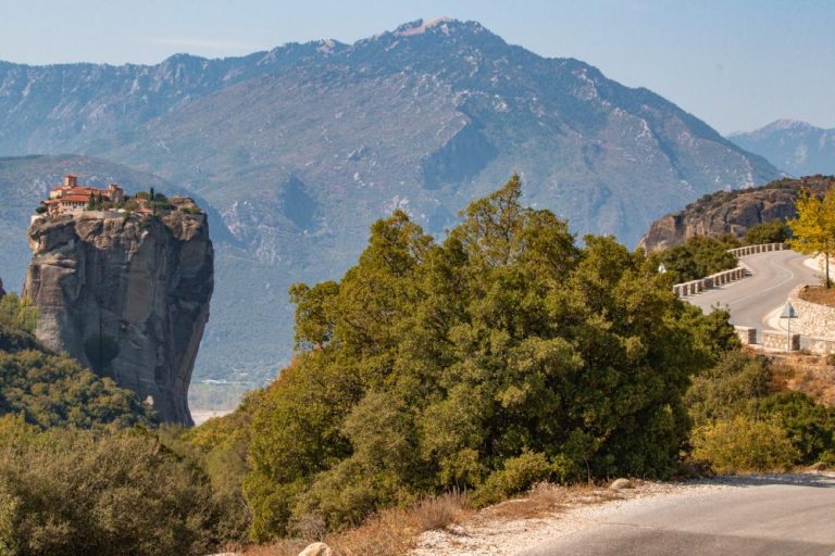Come raggiungere Meteora: uno dei luoghi più suggestivi della Grecia